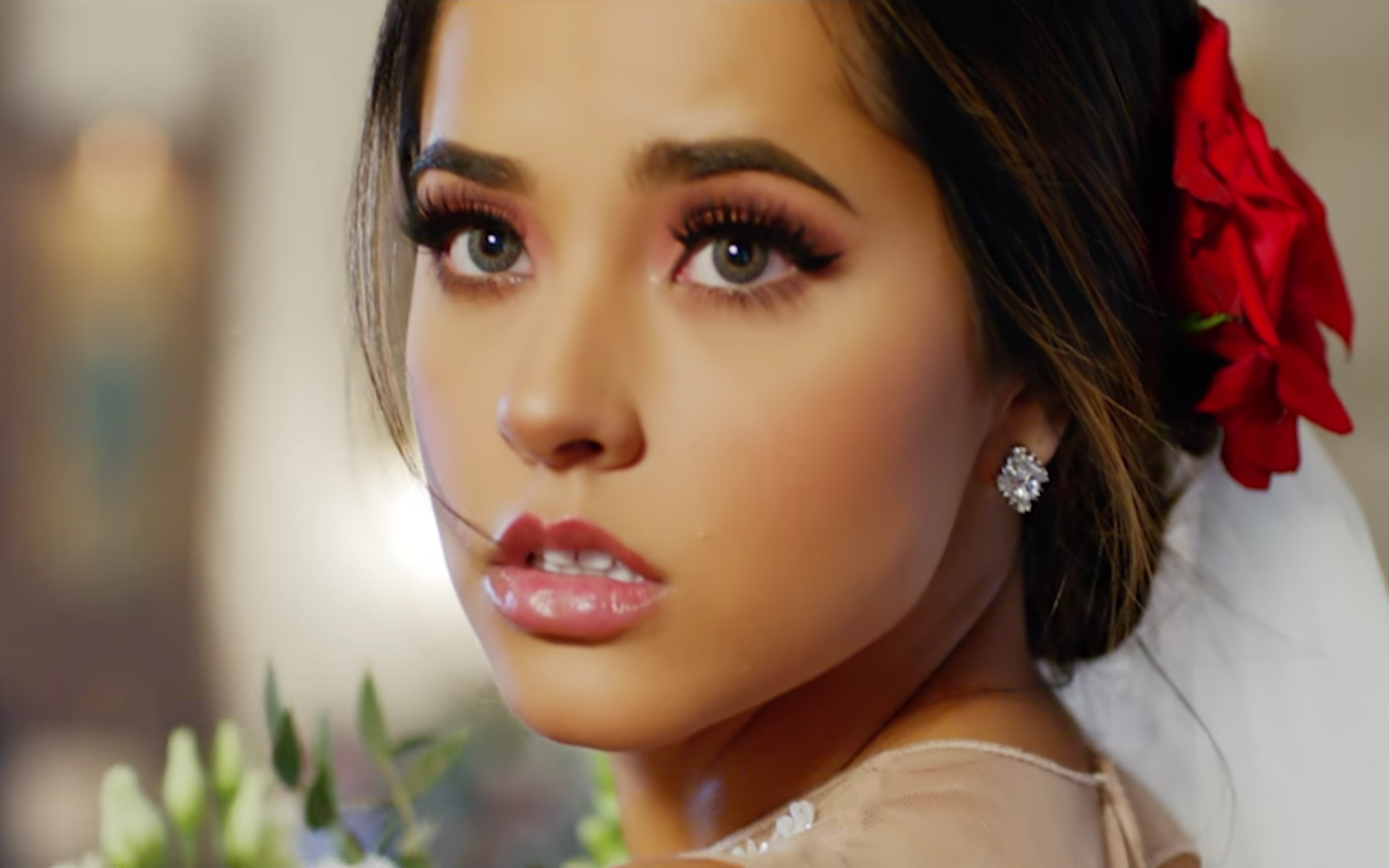 #TodoCambió: Becky G calienta las redes con su ritmo contagioso