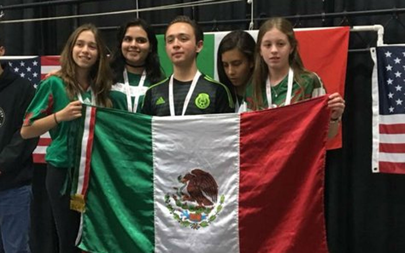 #RoboChamps: Arrasa México en Olimpiadas Robóticas en California – Barrio