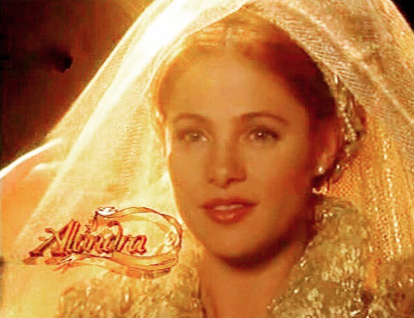 Ana Colchero, del destierro a la escena pública por parentesco con ...