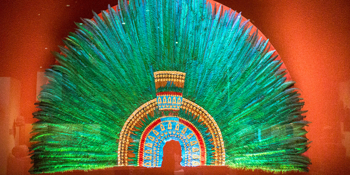 Inviable traer el penacho de Moctezuma a México, por lo menos en 10 ...
