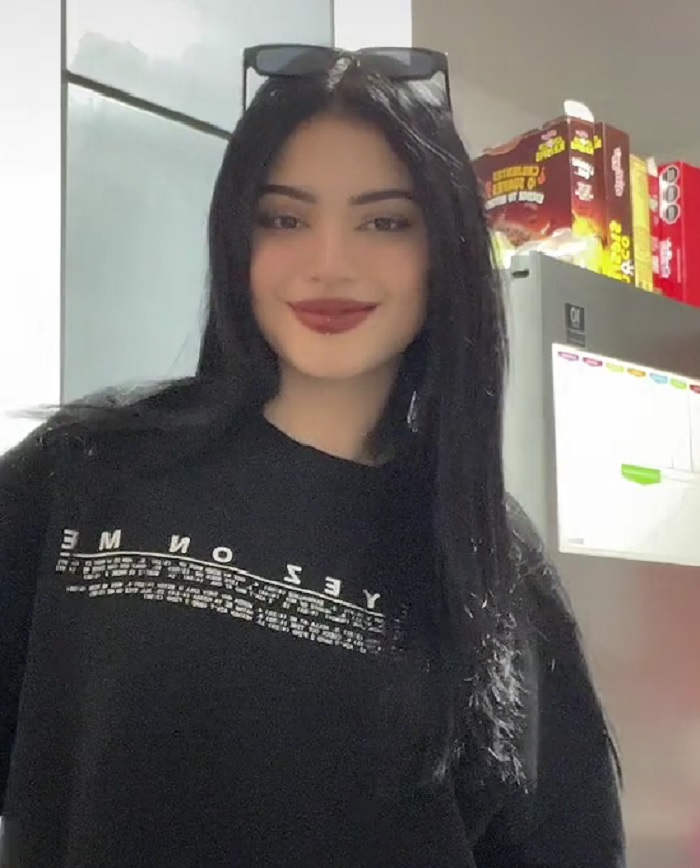 ale ruiz hermana de kareli ruiz (1) – Barrio