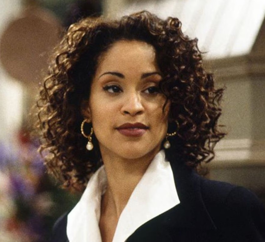 Karyn-Parsons – Barrio