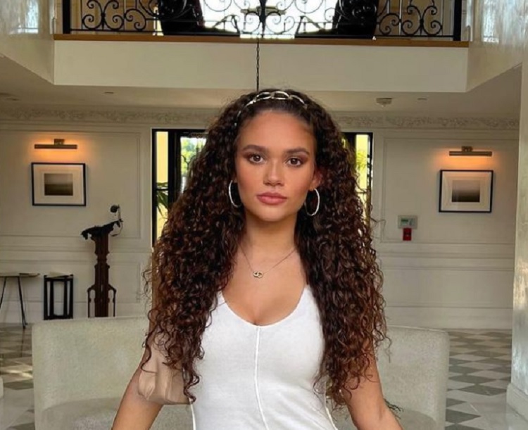 madison-pettis-niña-entrenando-a-papa (4) – Barrio