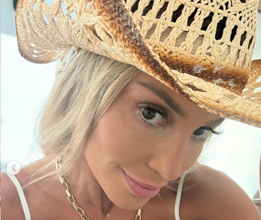 hannah-howell-novia-peso-pluma (8) – Barrio